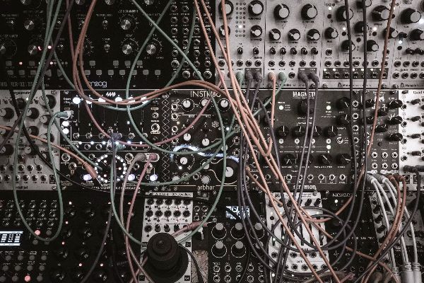 Modular Synthesis: The Complete Beginner's Guide Modular Synthesis: The Complete Beginner's Guide